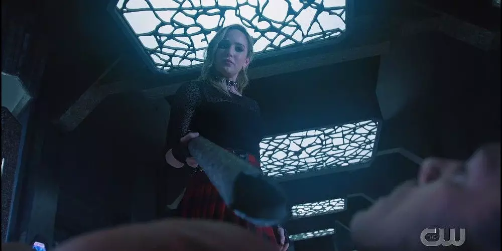 نقد و بررسی Legends Of Tomorrow: Ground Control To Sara Lance 101263_3