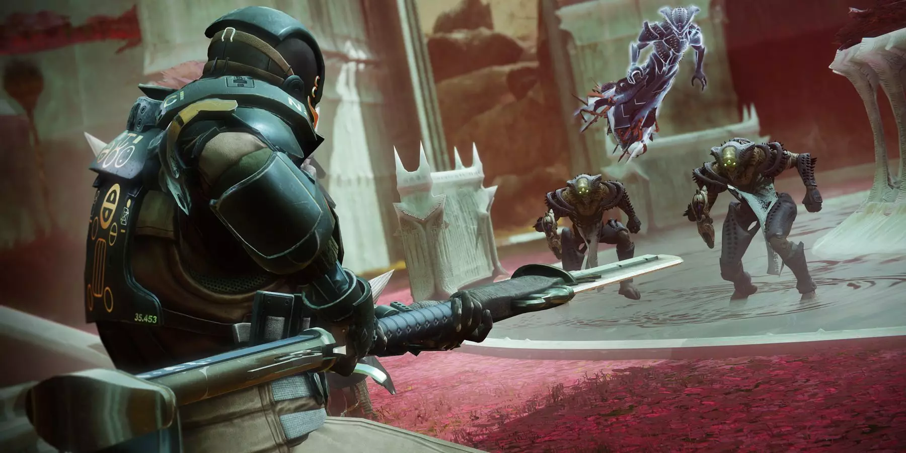 Destiny-2-Glaive-Combat-Gameplay-Screenshot