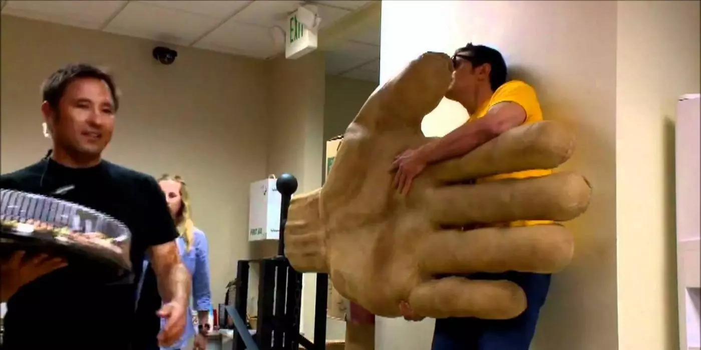 Jackass stunt High Five