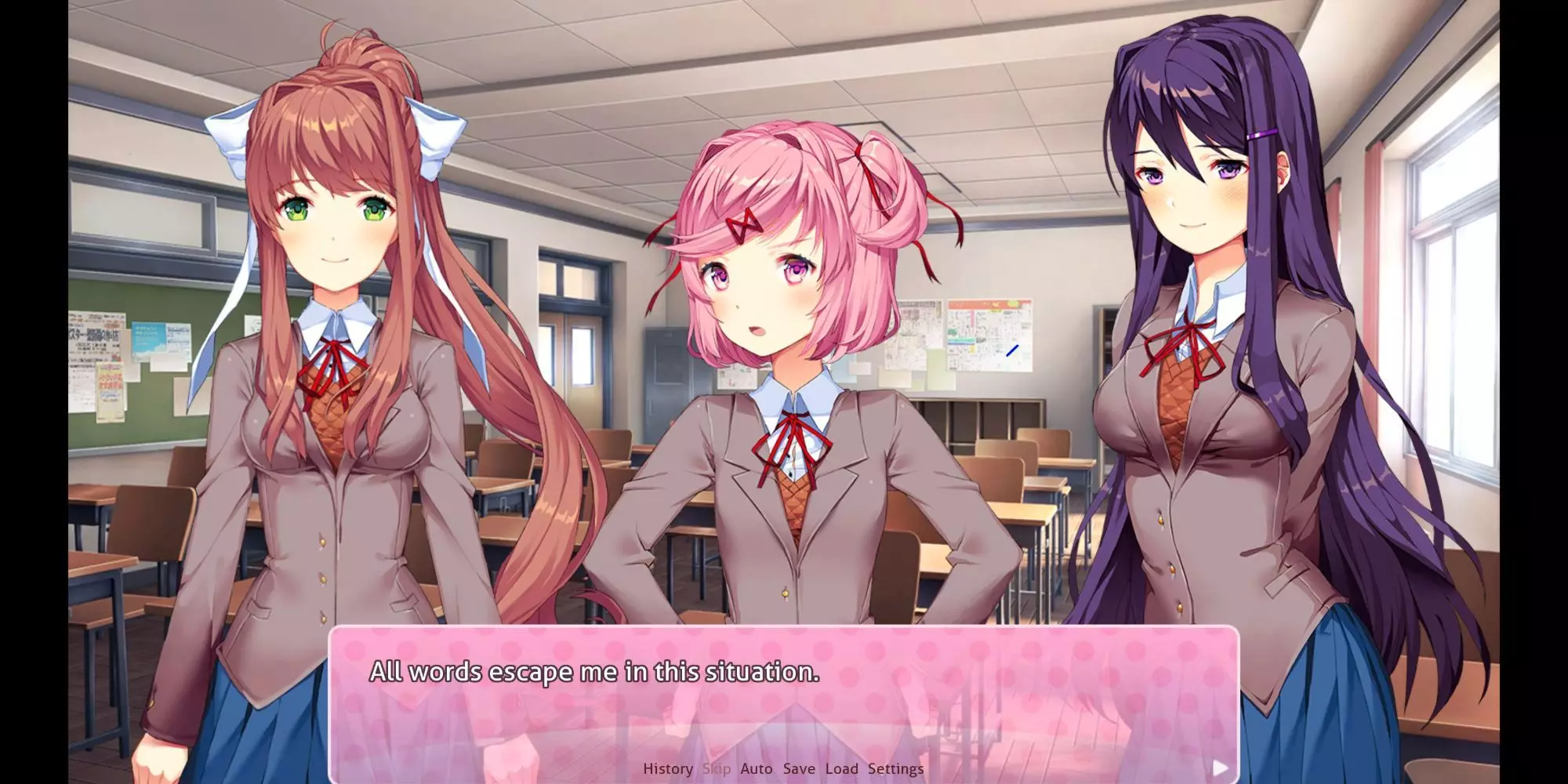 Tre karaktärer står i klassrummet Doki Doki Litteraturklubb