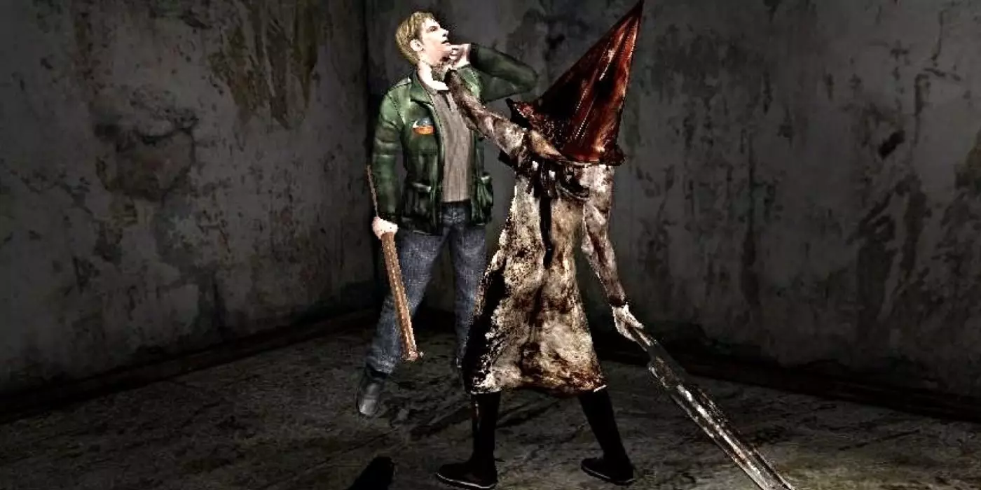 Silent Hill 2'den James Sunderland ile Dövüşen Piramit Kafası