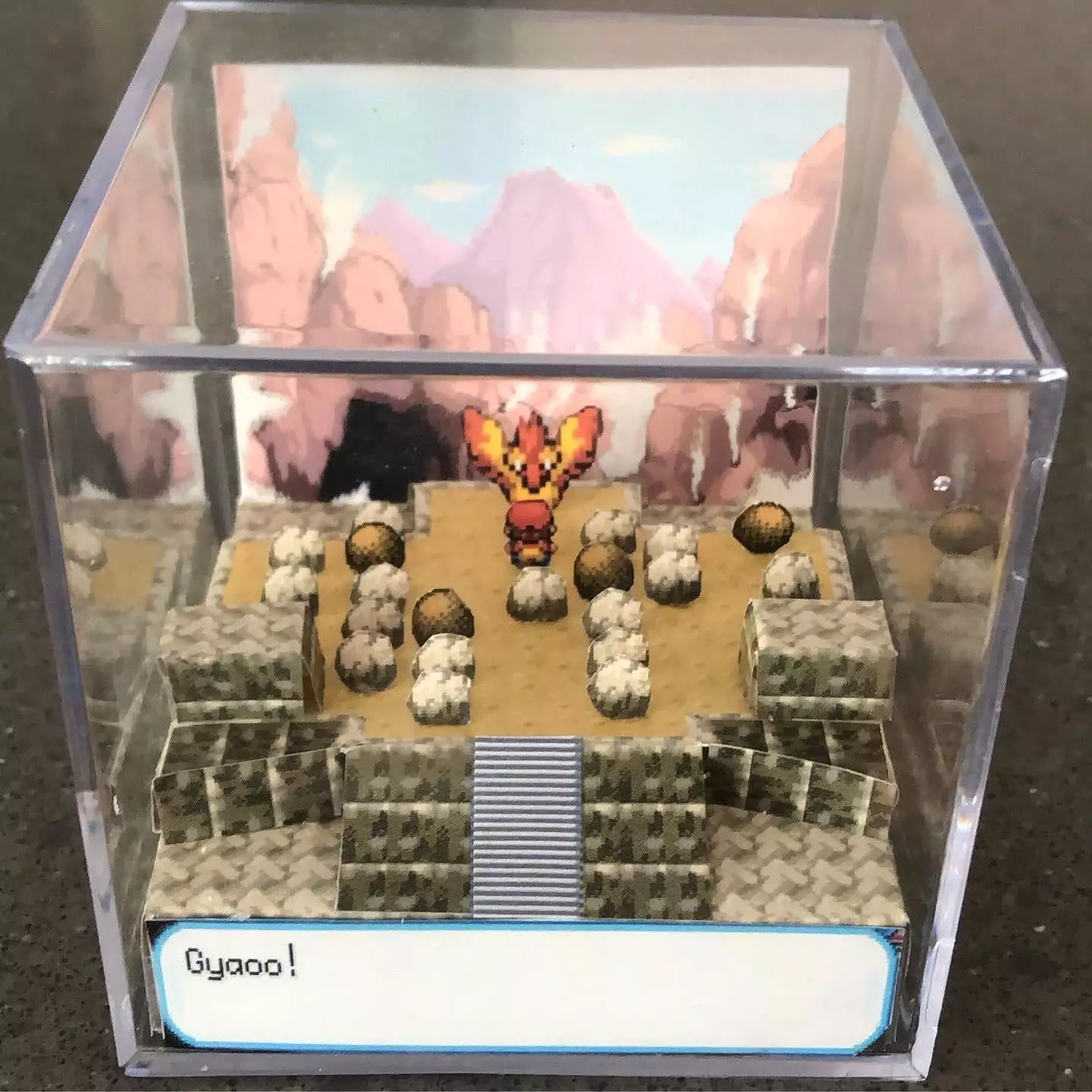 Magoya bayan Pokemon Yana Ƙirƙirar Moltres Diorama Mai Al'ajabi 201616_1