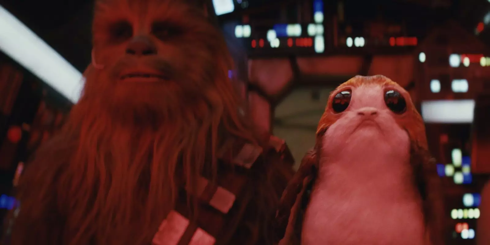 Chewbacca and a Porg on the Millennium Falcon во Star Wars The Last Jedi