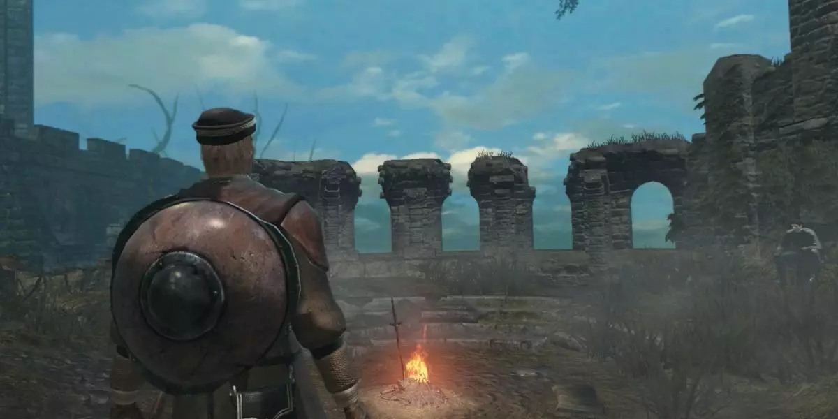 Dark Souls Sorcerer inizia al Santuario di Firelink.