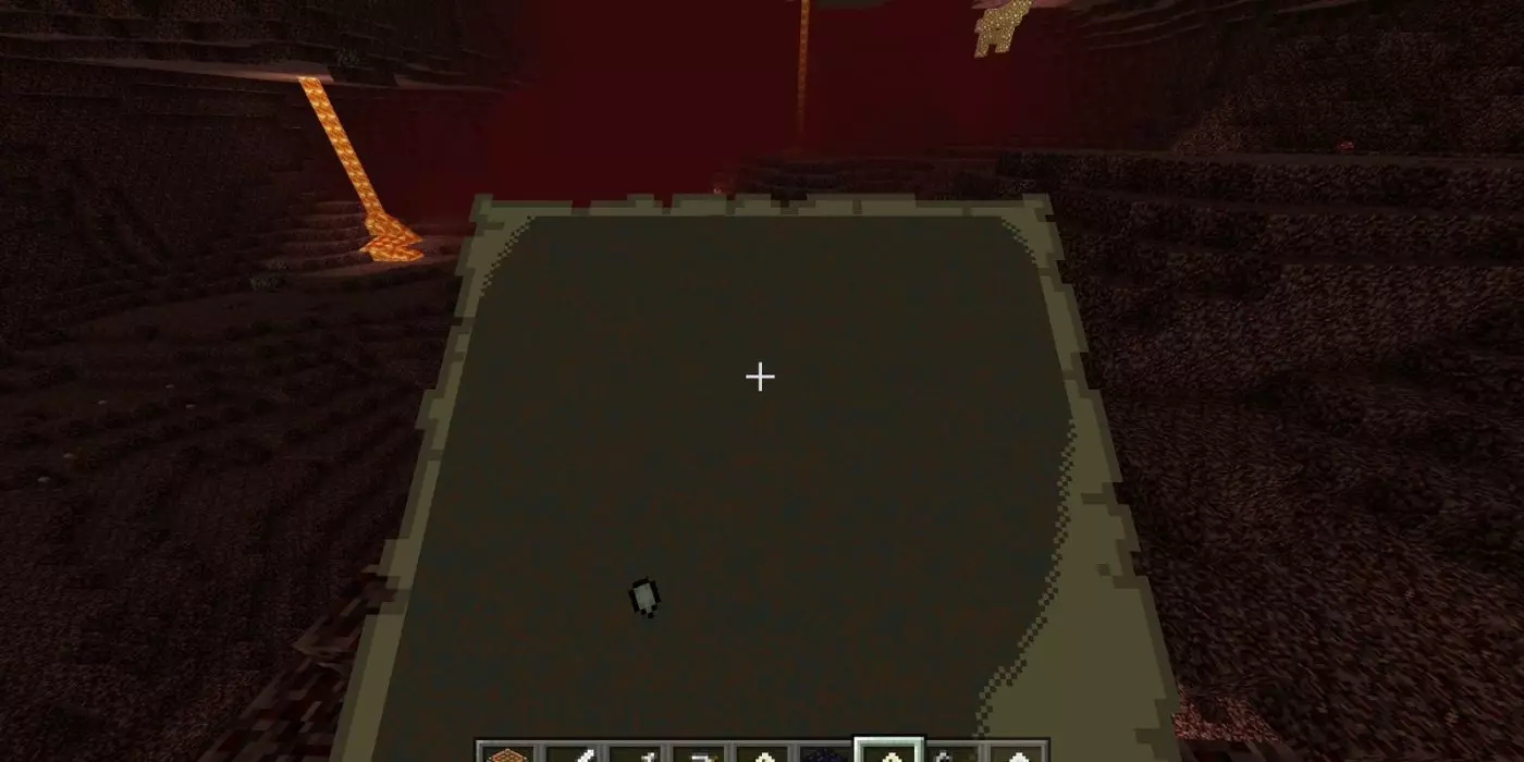 Minecraft yn defnyddio'r map yn yr Nether