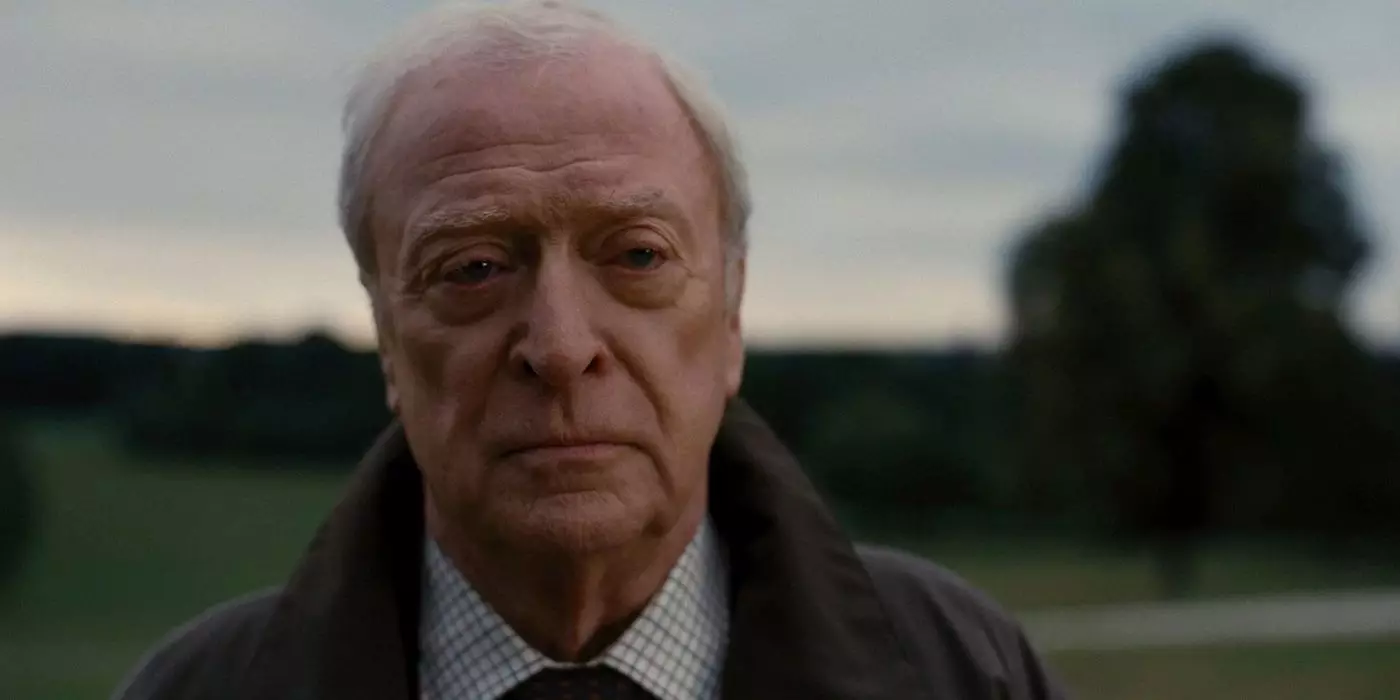 Michael Caine Alfred ao amin'ny trilogy Nolan