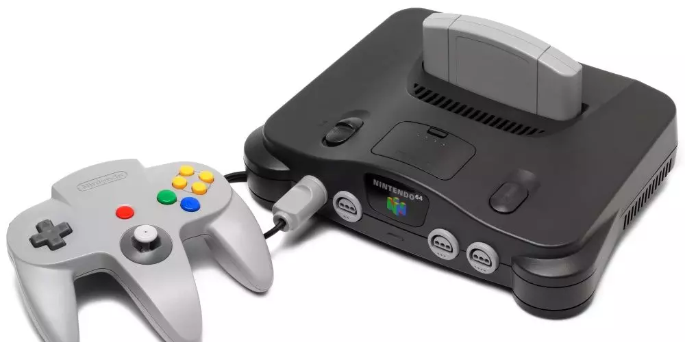 N64 i kontroler sa umetnutim praznim uloškom