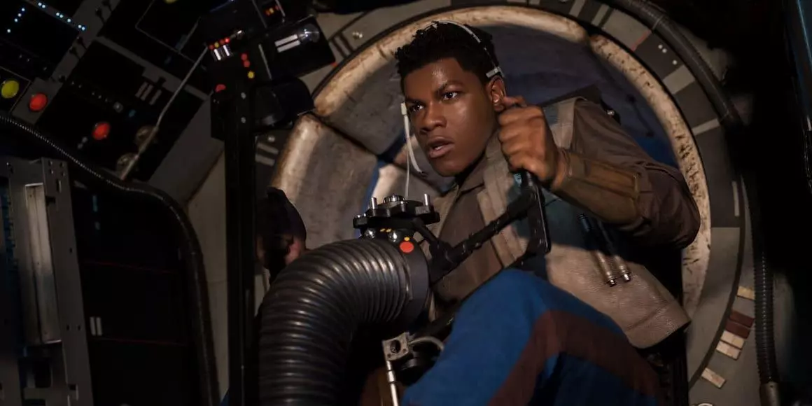 John Boyega dị ka Finn na Star Wars The Force Awakens